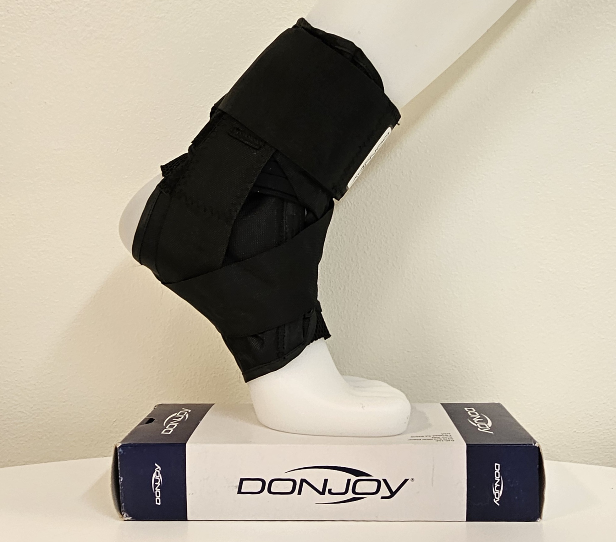 Donjoy Stabilizing Speed Pro nilkkatuki - Espoon keskuksen fysioterapia